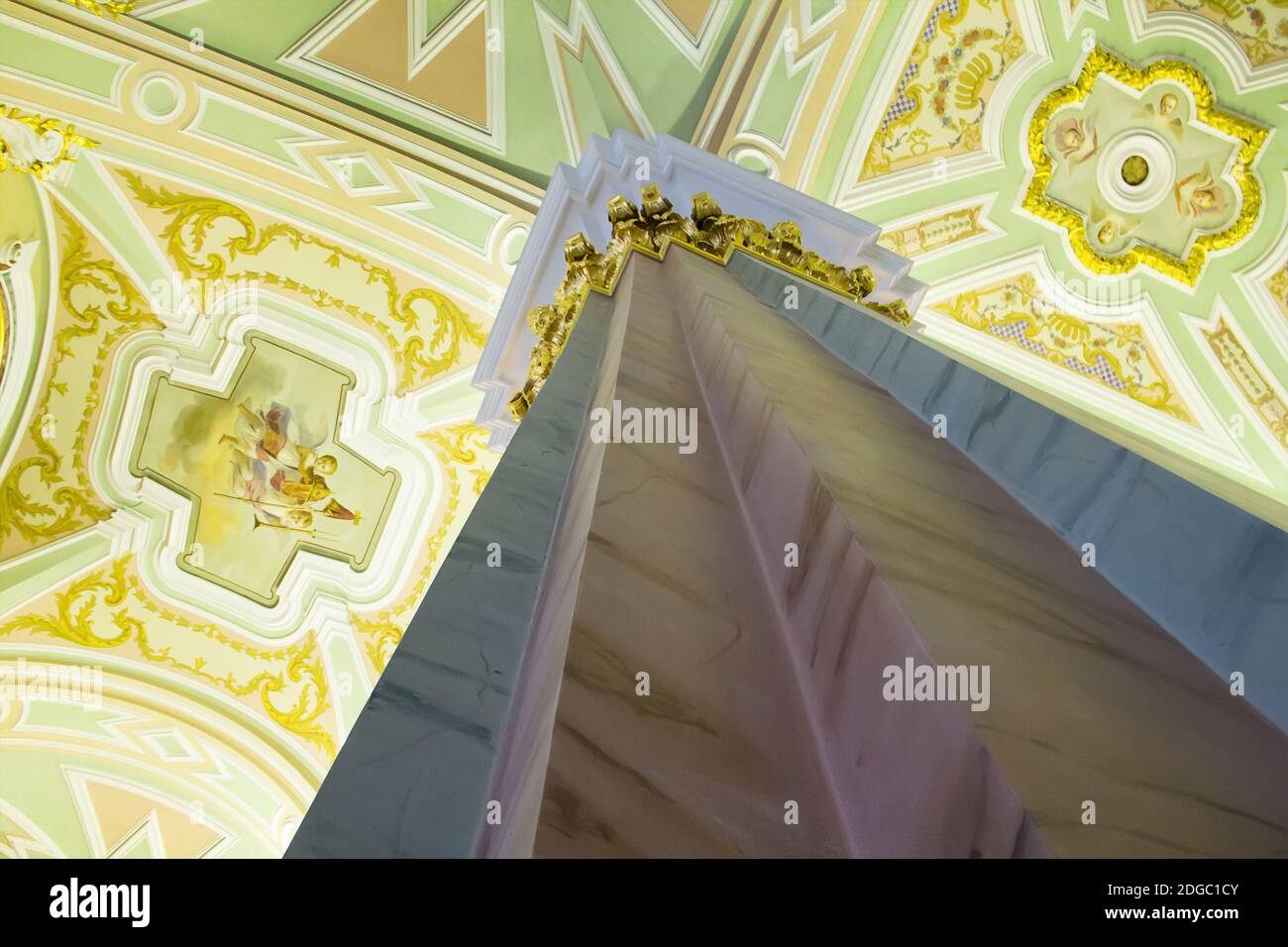 Stucco column hi-res stock photography and images - Alamy