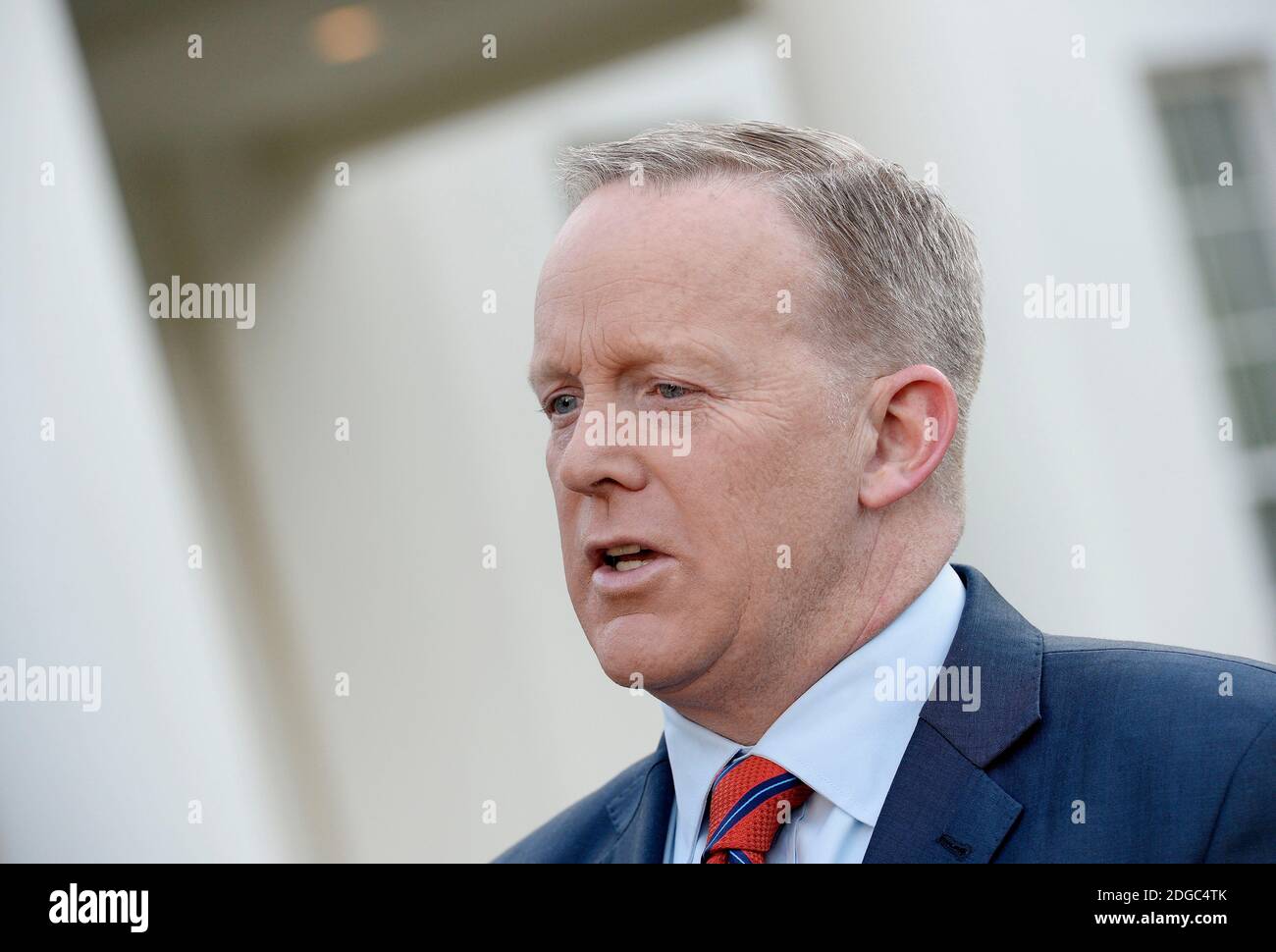 Press Secretary Sean Spicer apologizes for his comments related to ...