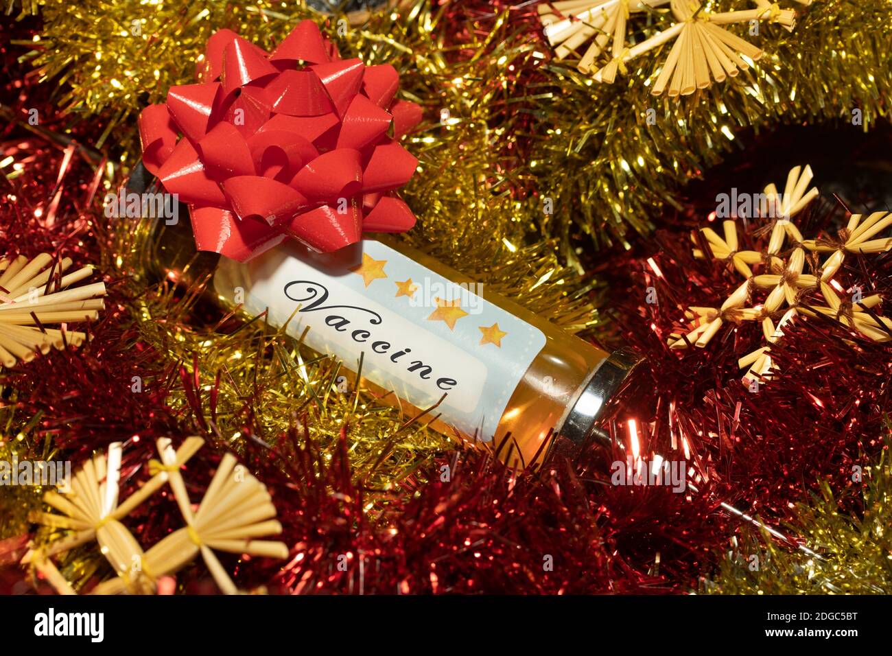 Serum for injection hi-res stock photography and images - Alamy