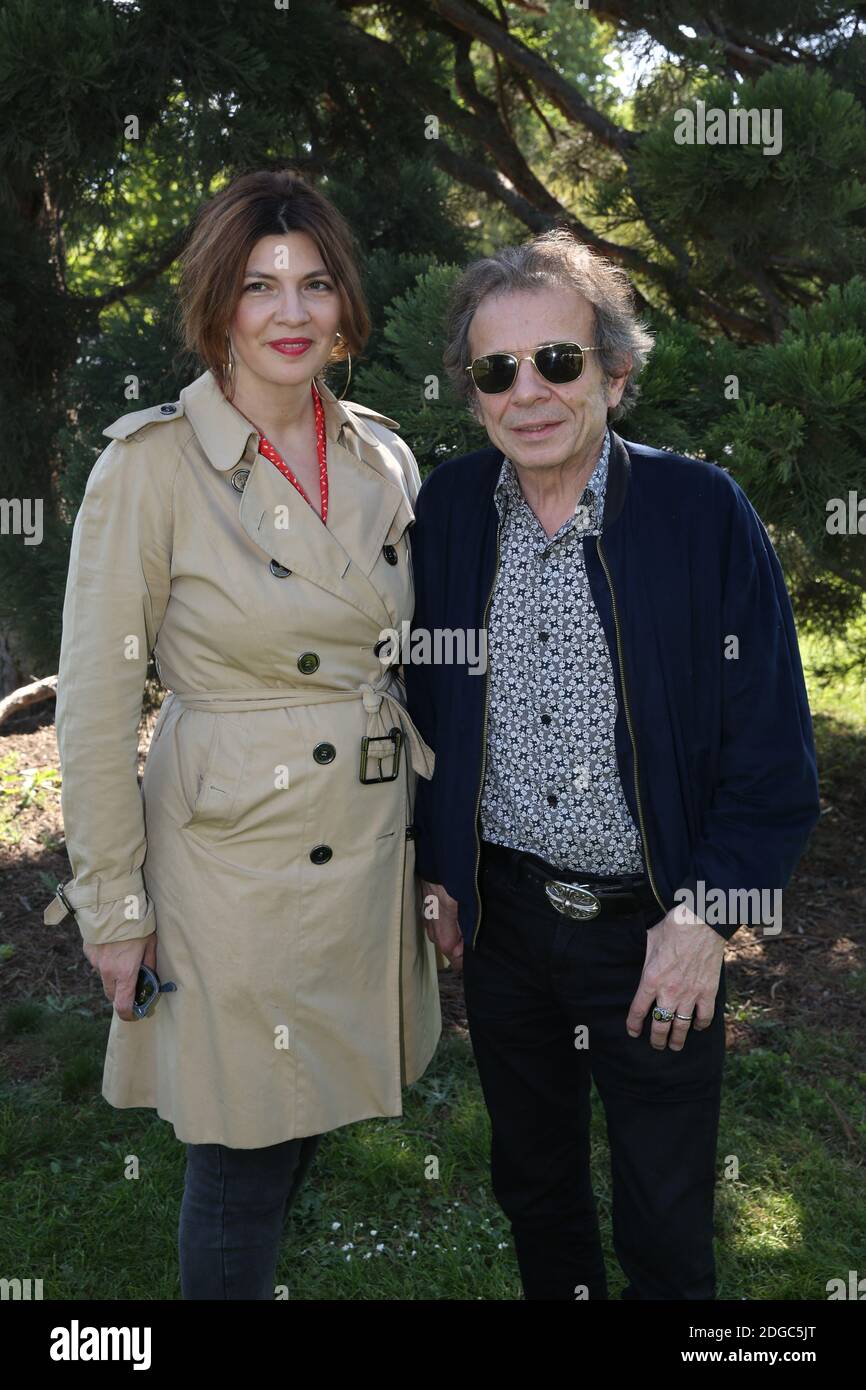 Philippe Man½uvre et sa femme Candice de la Richardiere lors de la ...