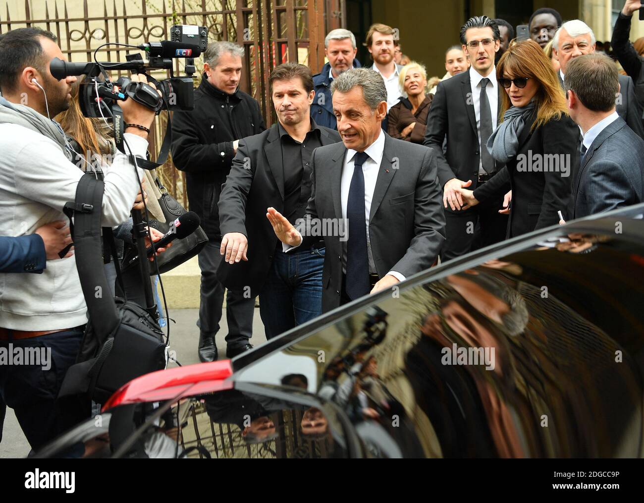 Former president Nicolas Sarkozy and his wife Carla Bruni Sarkozy cast ...