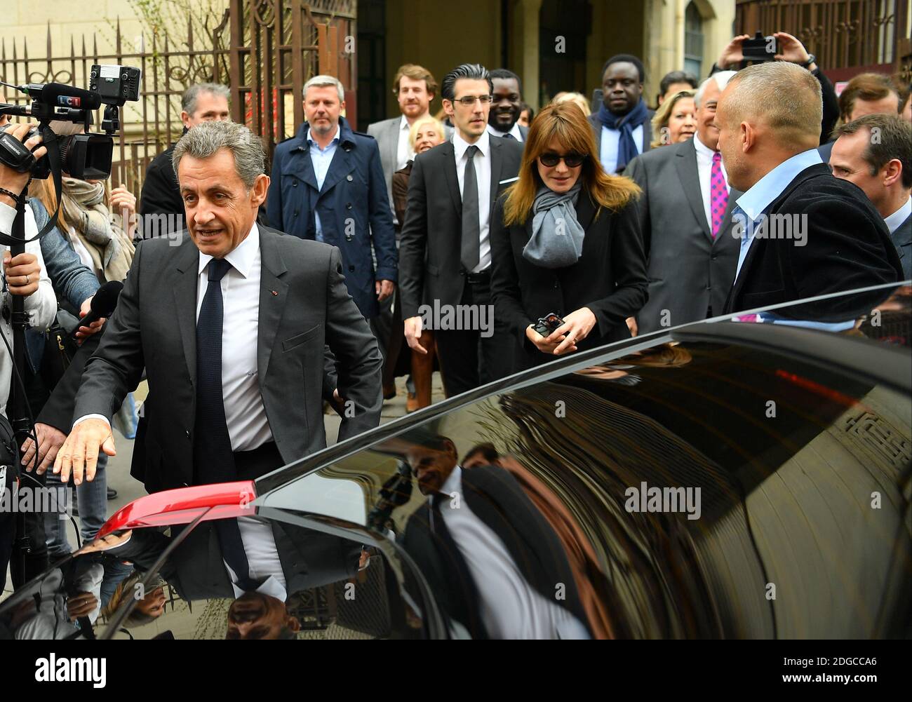Former president Nicolas Sarkozy and his wife Carla Bruni Sarkozy cast ...