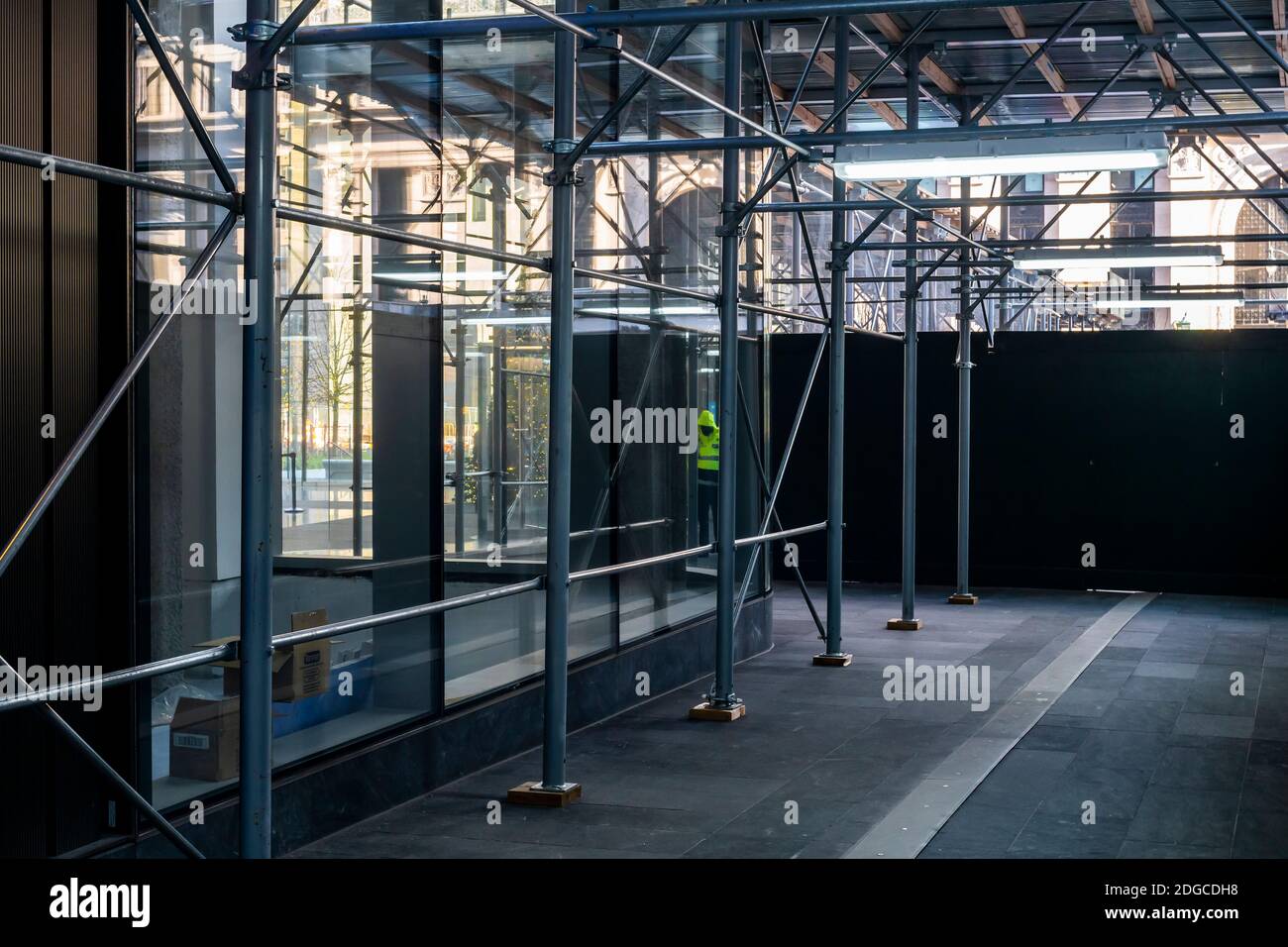 Scaffolding rental hi-res stock photography and images - Alamy