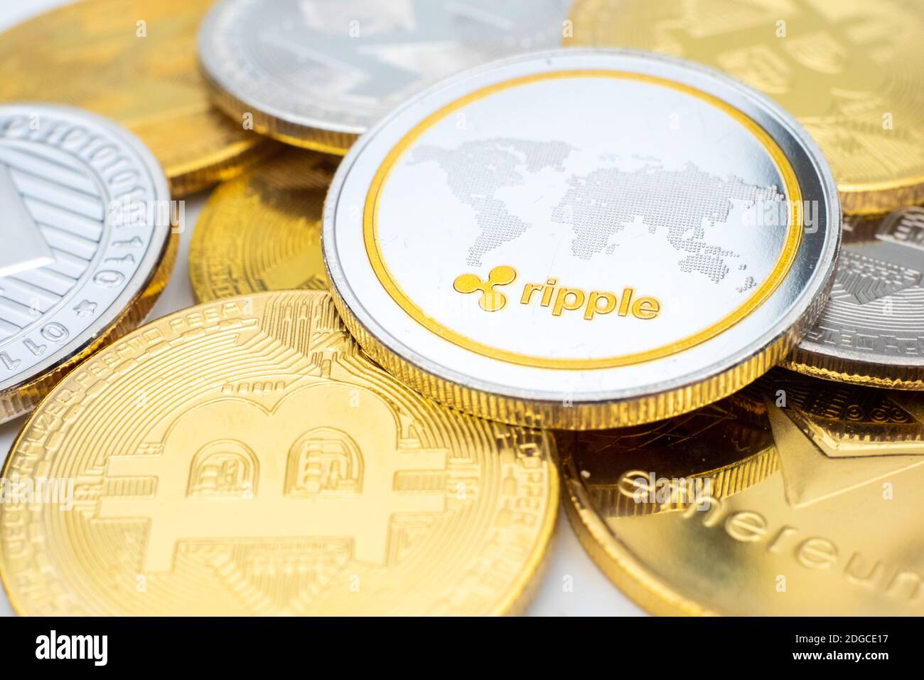Gold ripple coins hi-res stock photography and images - Alamy