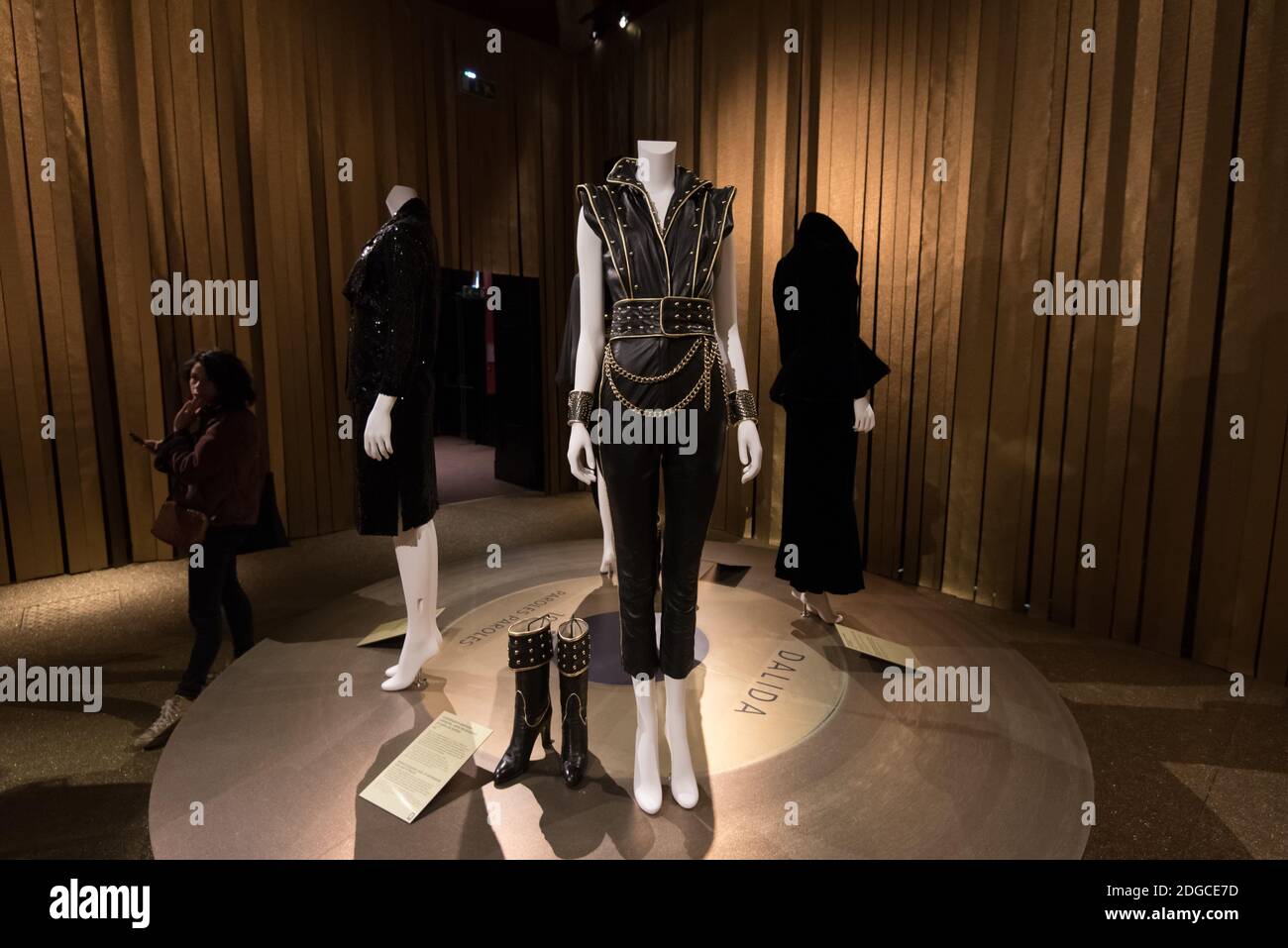 Le garde robe hi-res stock photography and images - Alamy