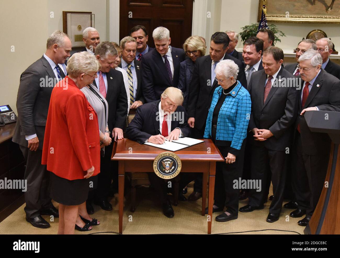 Federalism hi-res stock photography and images - Alamy