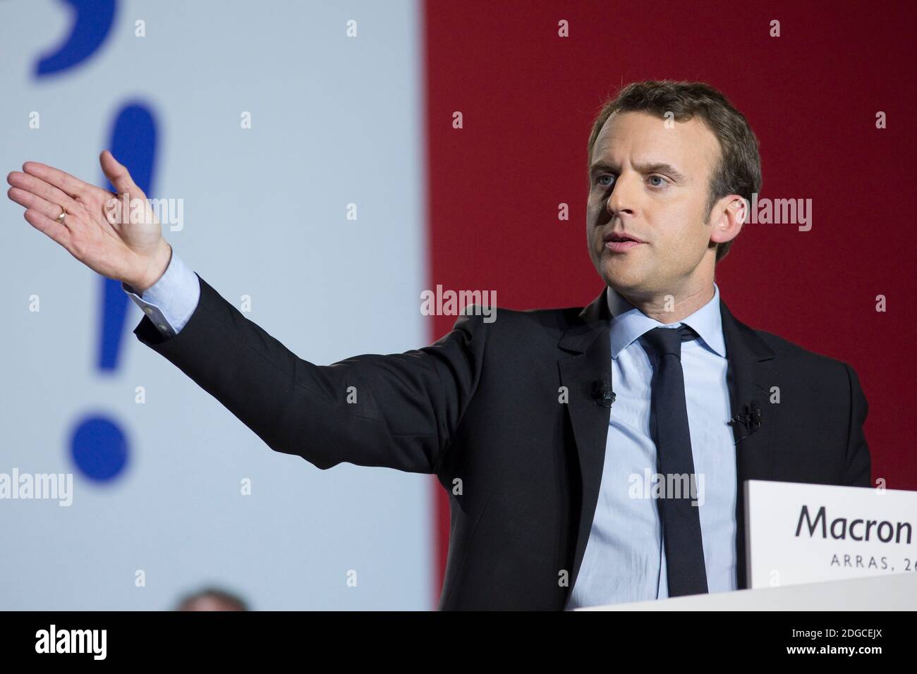 Presidential election candidate for the En Marche ! movement, Emmanuel ...