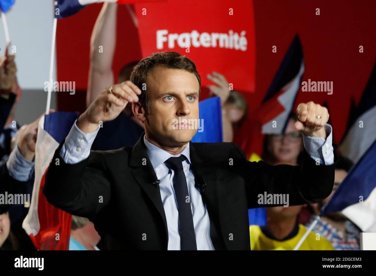 Presidential election candidate for the En Marche ! movement, Emmanuel ...