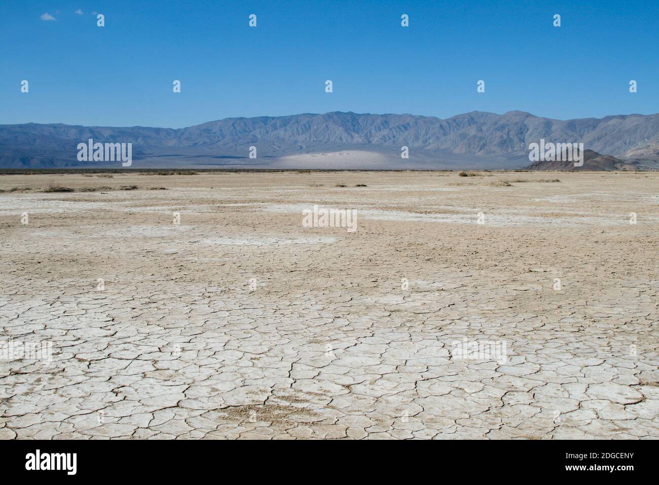 Dry desert hi-res stock photography and images - Alamy