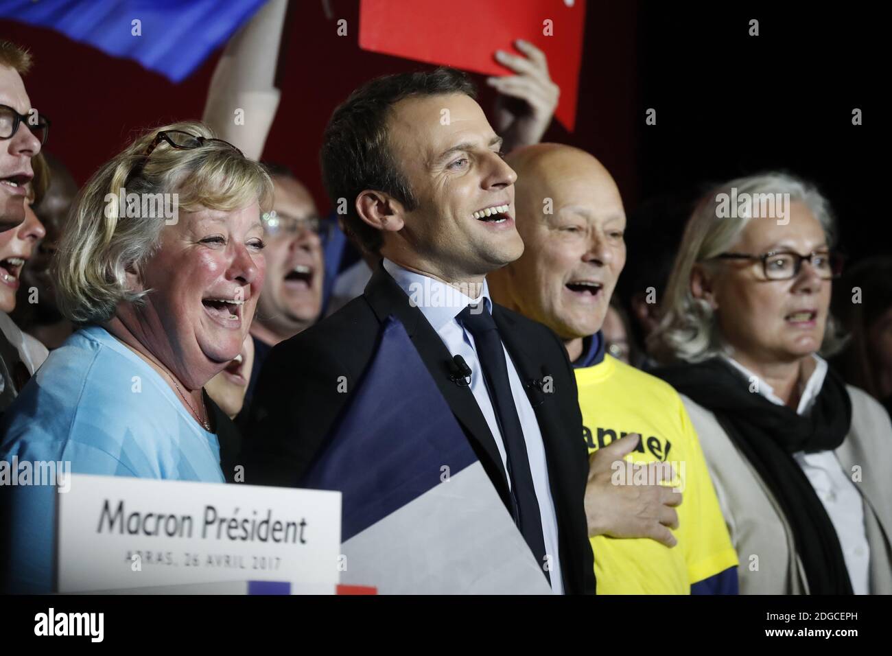 Presidential election candidate for the En Marche ! movement, Emmanuel ...