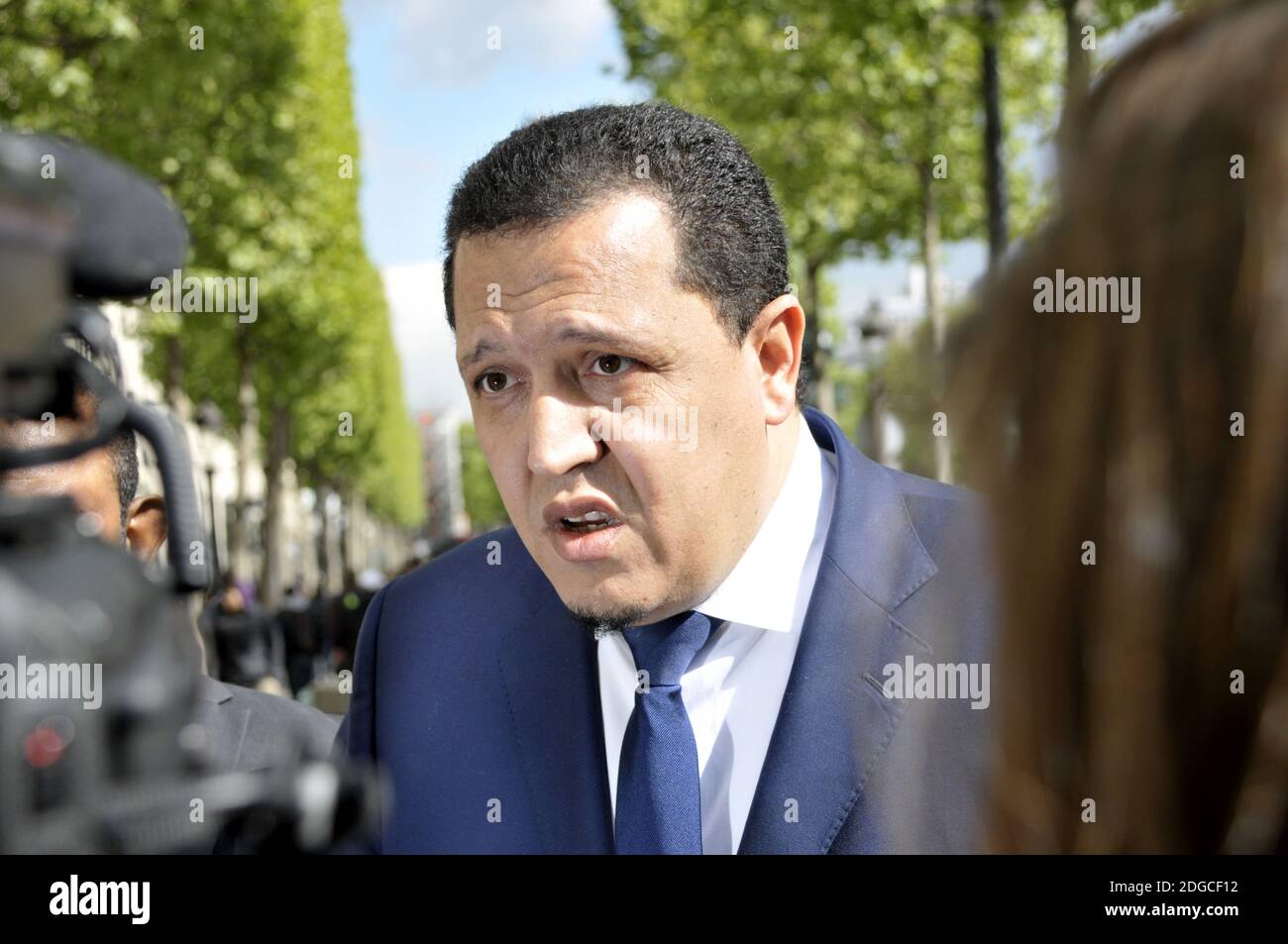 Hommage d'imam de Drancy Hassen Chalghoumi à policier tué au Champs ...