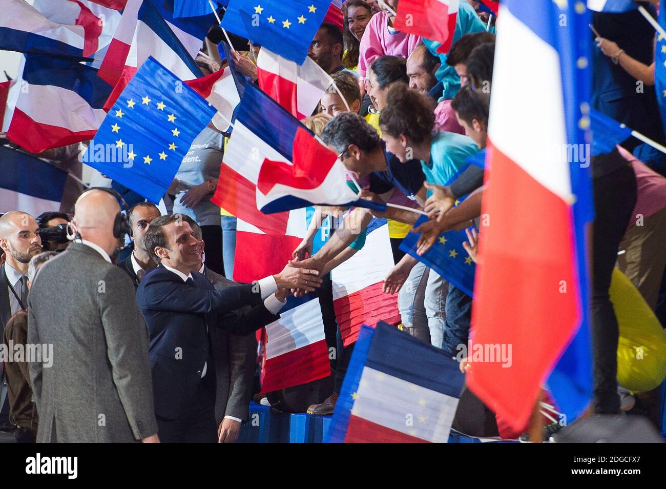 Presidential Candidate Emmanuel Macron arrives on stage during a ...