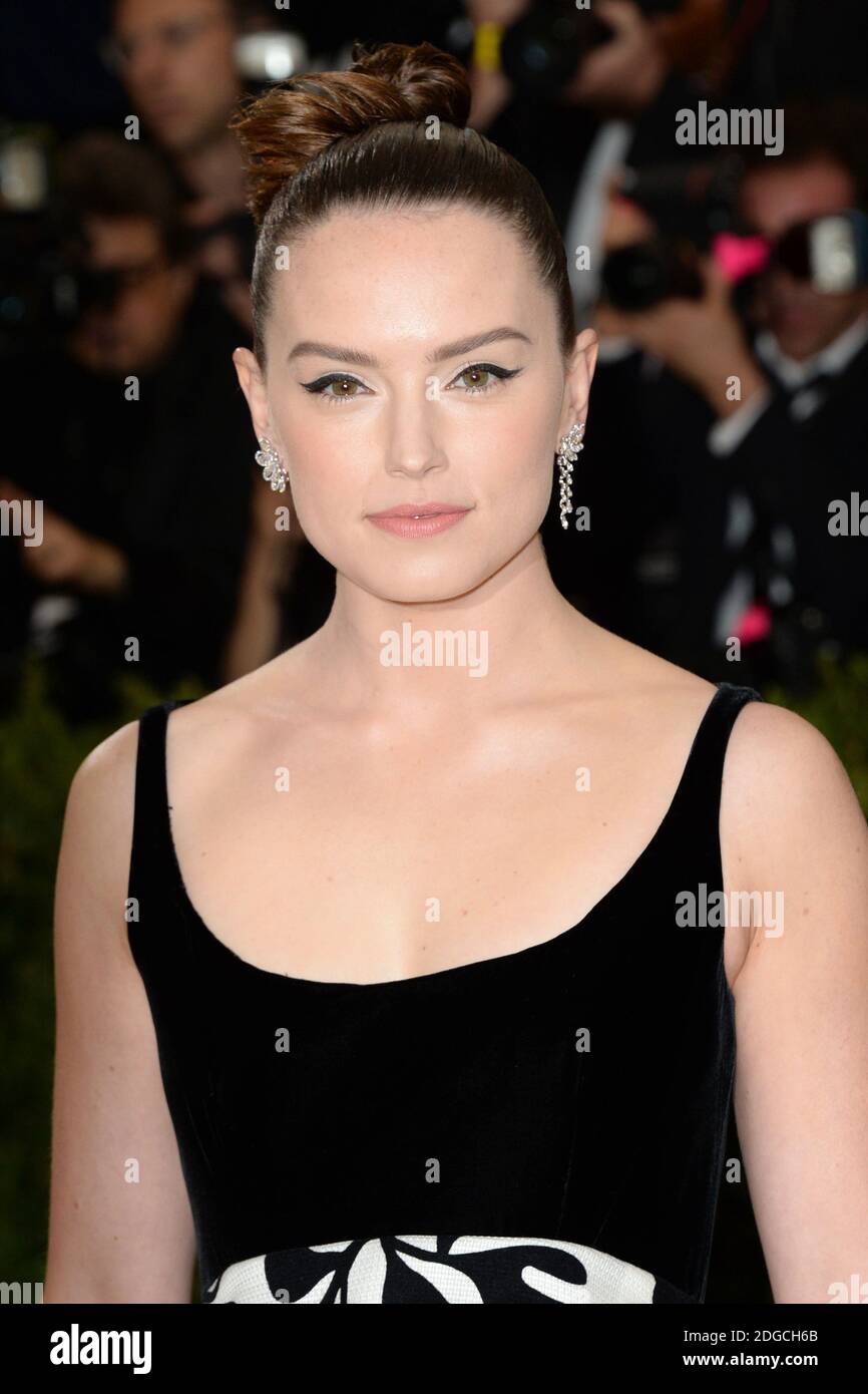 Daisy Ridley arriving on the red carpet at the Costume Institute ...