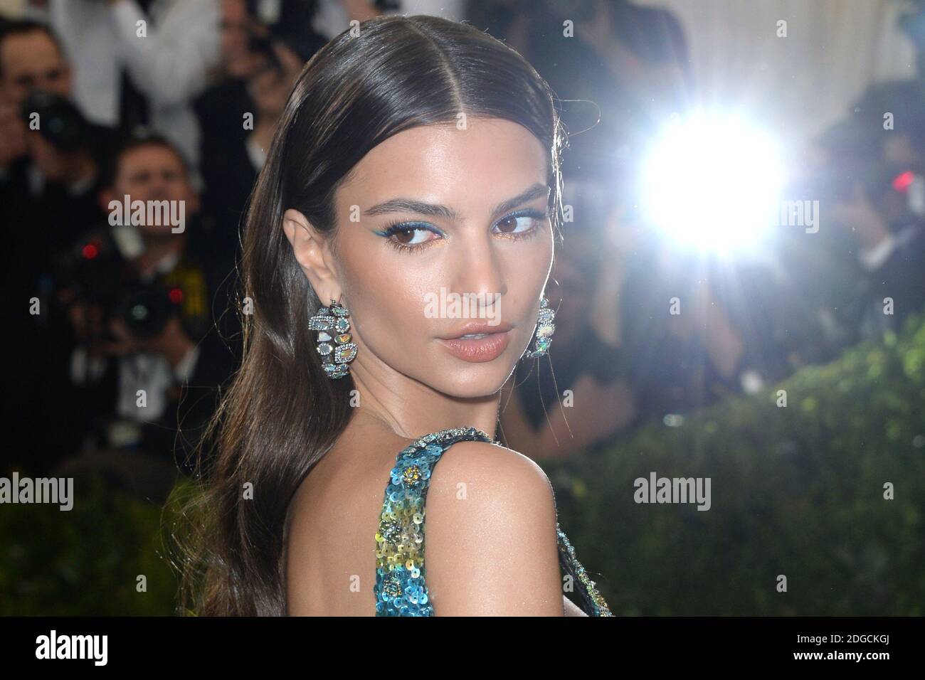 Emily Ratajkowski attending The Metropolitan Museum of Art Costume ...