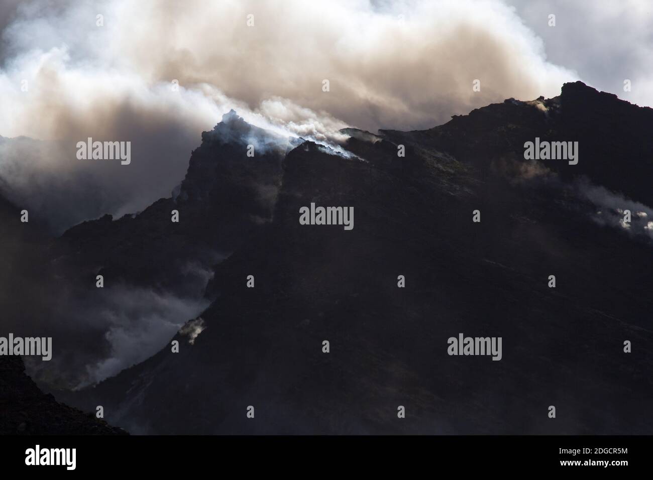 Stromboli summit hi-res stock photography and images - Alamy