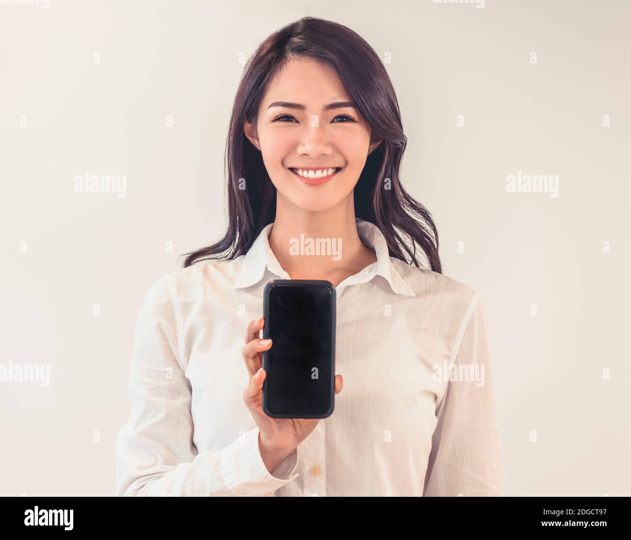 Showing screen of mobile hi-res stock photography and images - Alamy