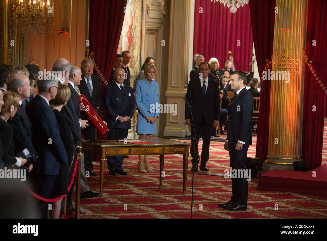 Salle des fêtes élysée brigitte macron hi-res stock photography and ...