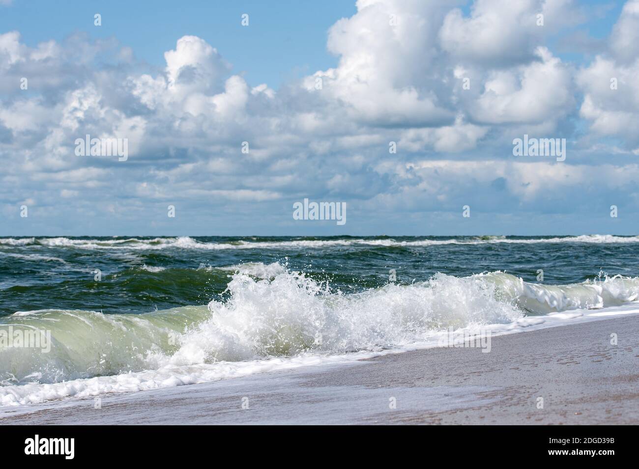 Offshore surf hi-res stock photography and images - Alamy