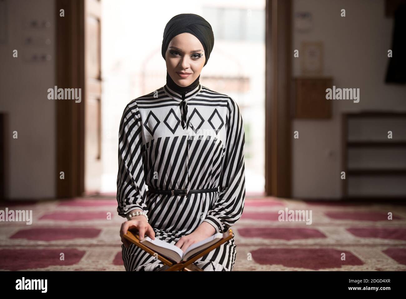Muslim Woman Making Traditional Prayer to God Allah in the Mosque Stock ...