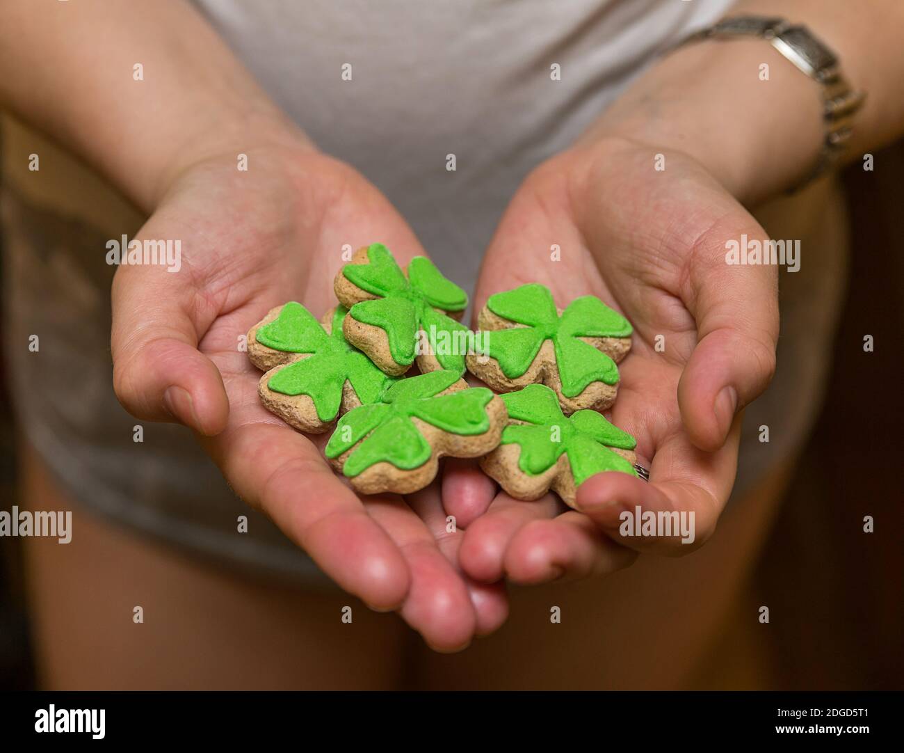 Five gorgeous clover cakes covered with green mastic delicious and ...