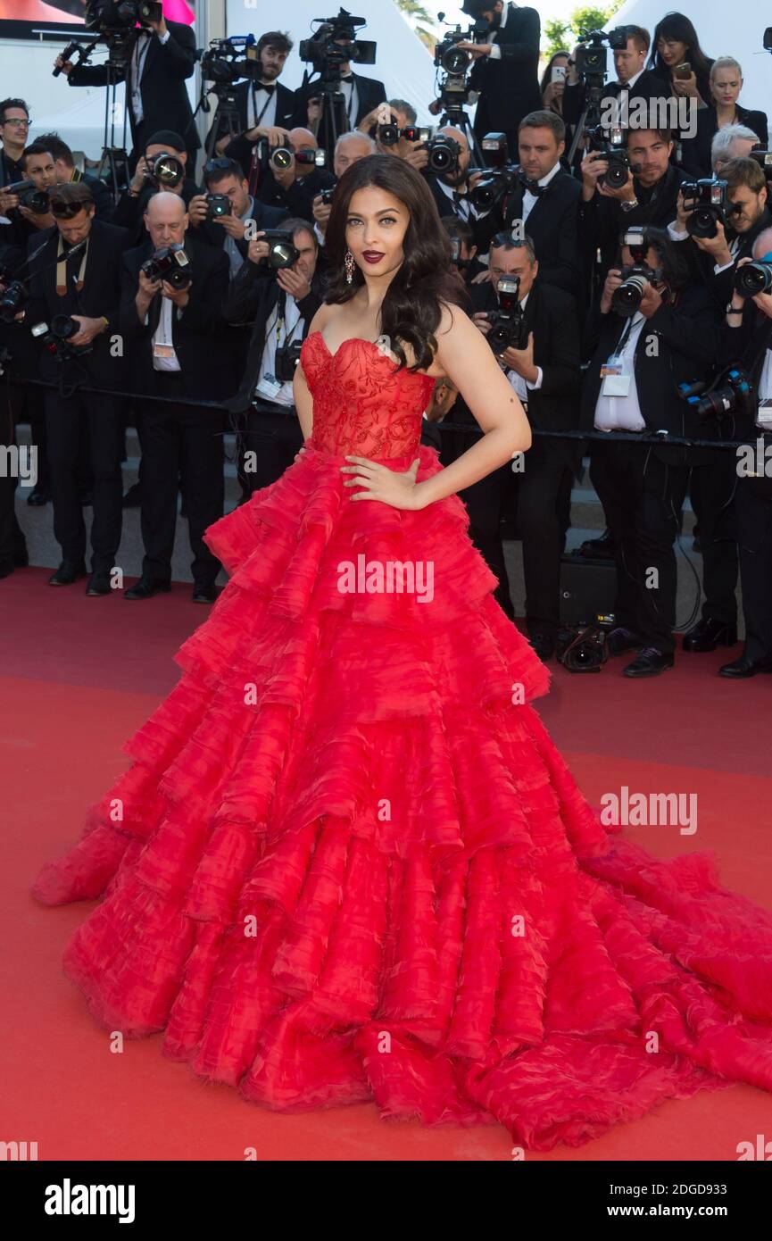 Aishwarya Rai Bachchan arriving on the red carpet of '120 battements ...