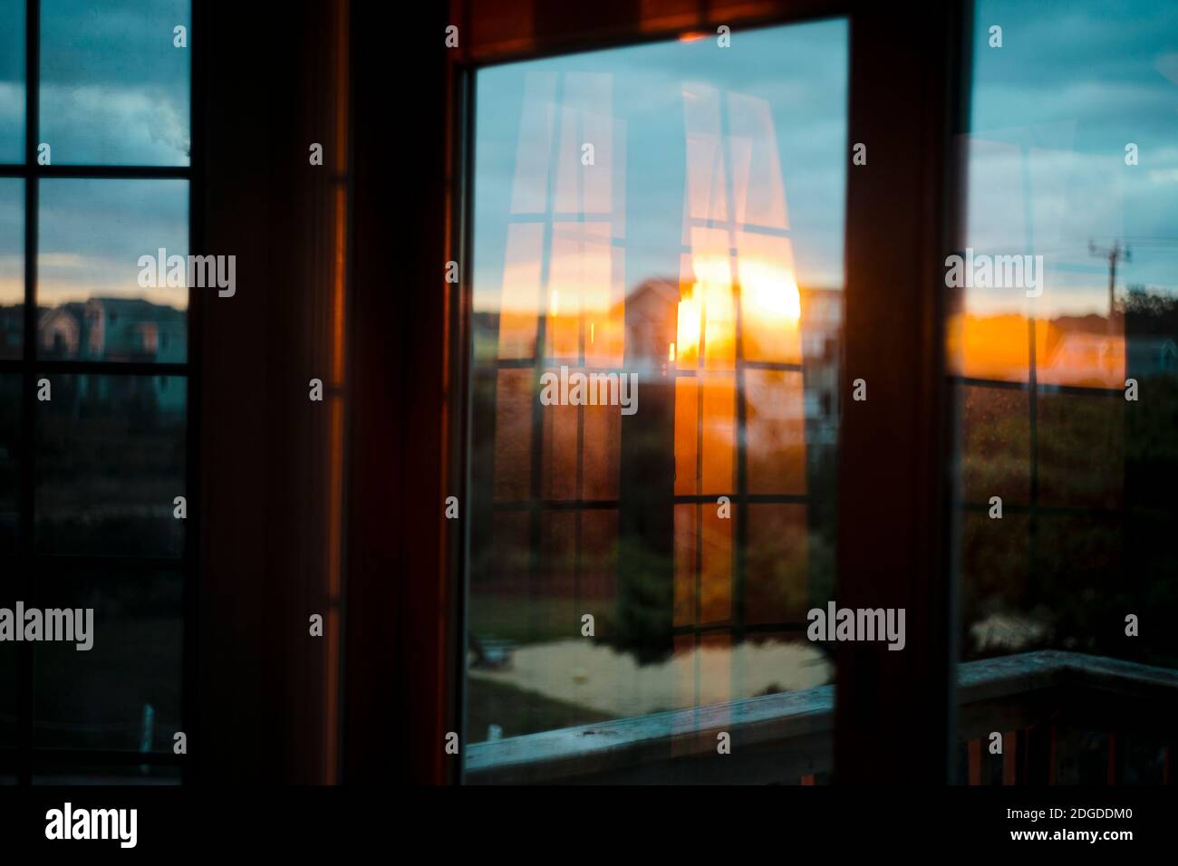 Large glass windows on modern house hi-res stock photography and images ...