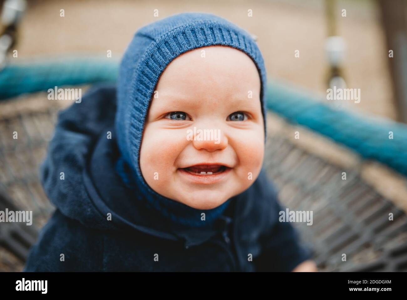 Two front teeth hi-res stock photography and images - Alamy