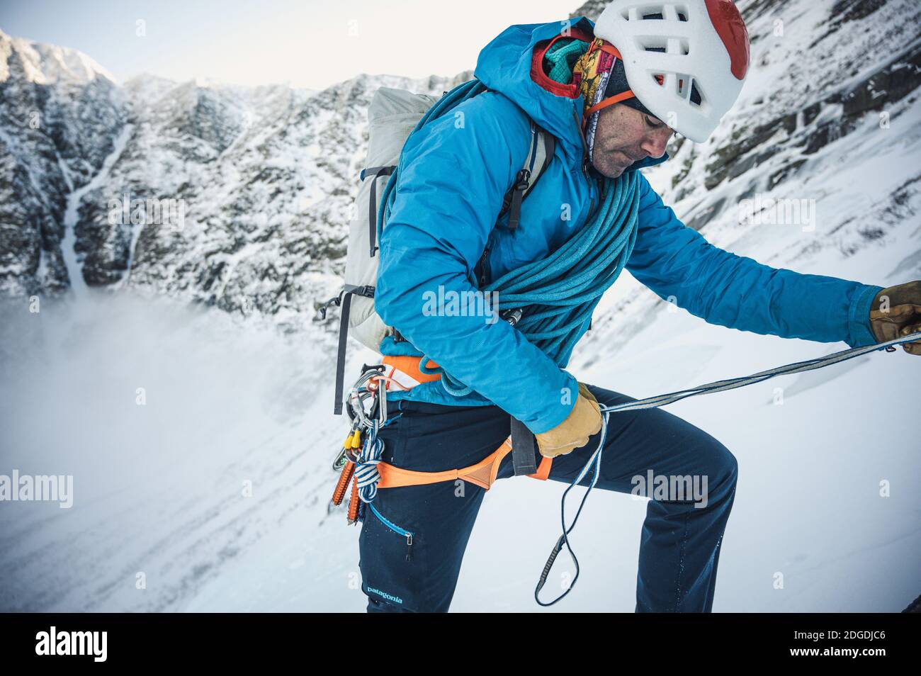 Male climber ties in hi-res stock photography and images - Alamy