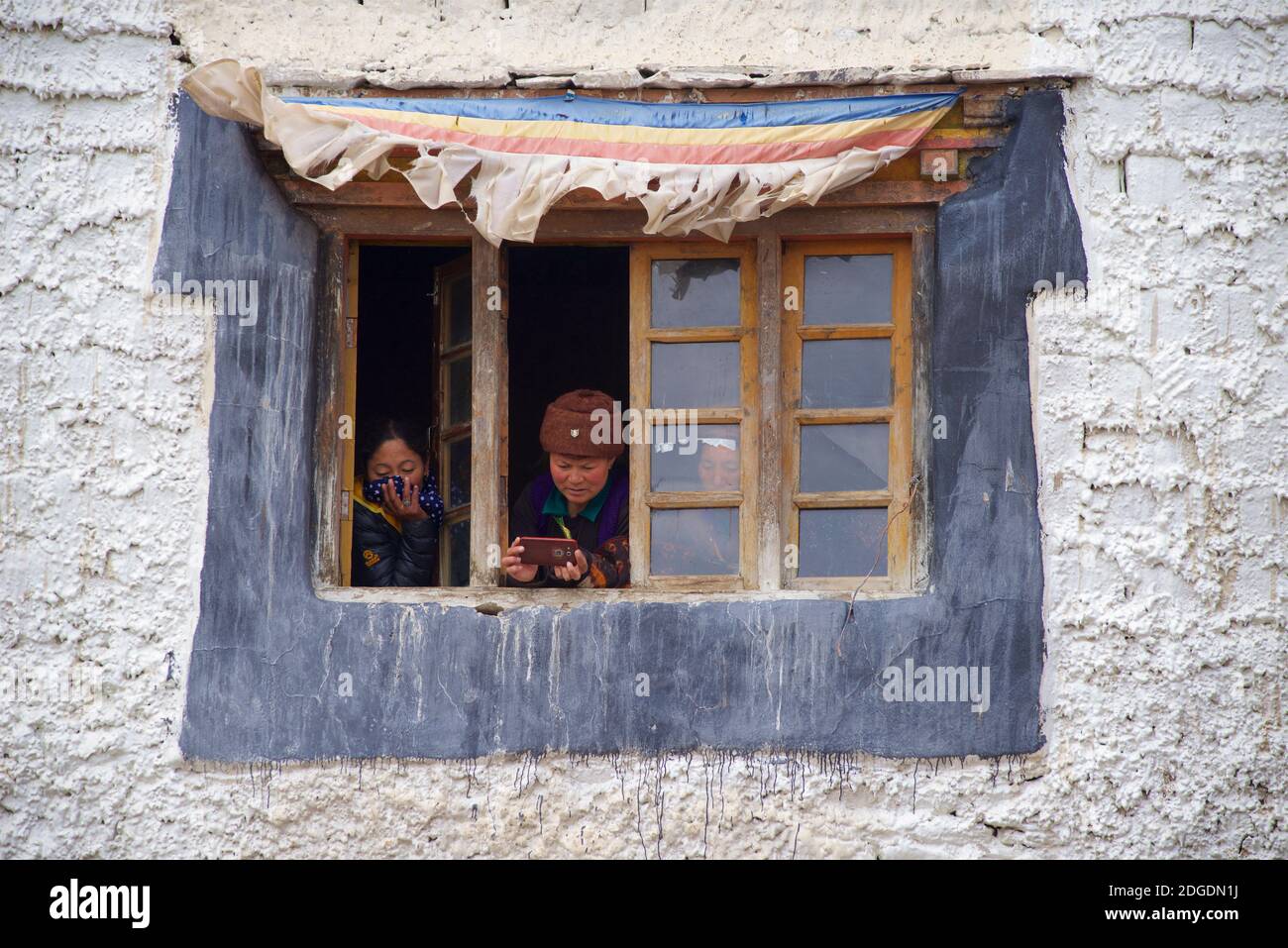India jammu kashmir ladakh window hi-res stock photography and images ...