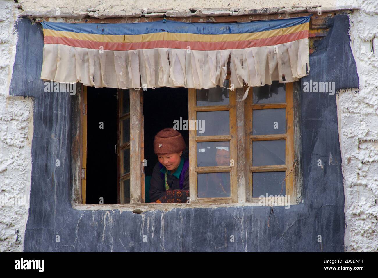 India jammu kashmir ladakh window hi-res stock photography and images ...