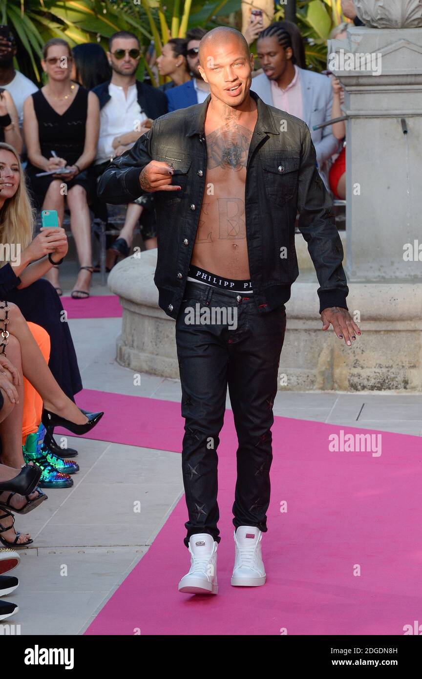 Jeremy Meeks walking the runway for the Philipp Plein Cruise Show 2018 ...