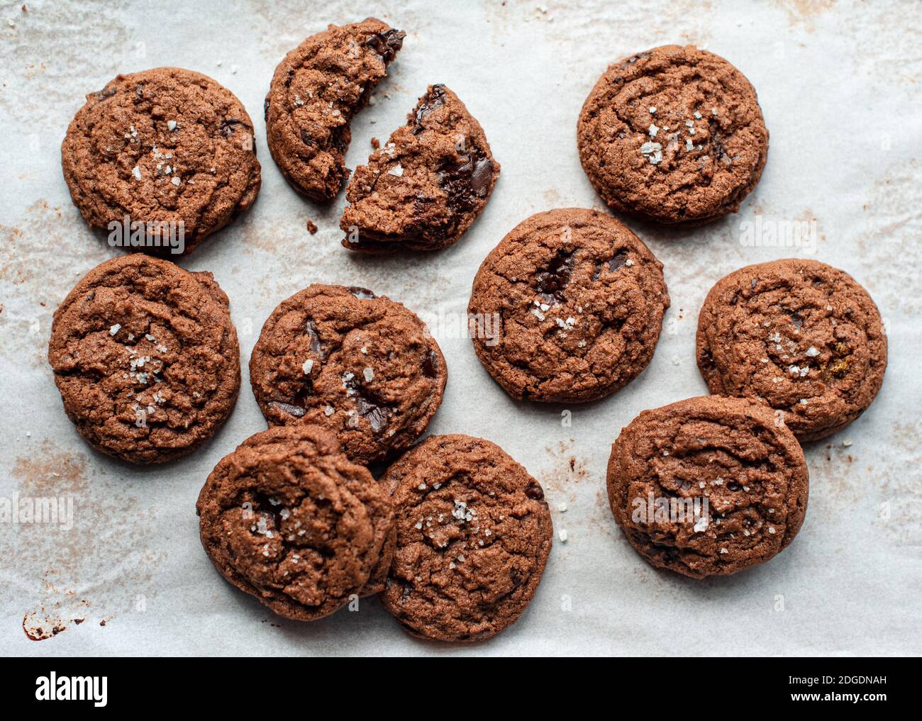 Parchment paper and crackers hi-res stock photography and images - Alamy