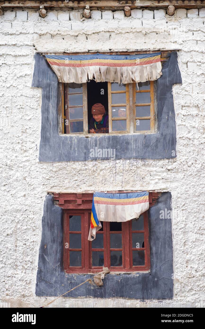 India jammu kashmir ladakh window hi-res stock photography and images ...