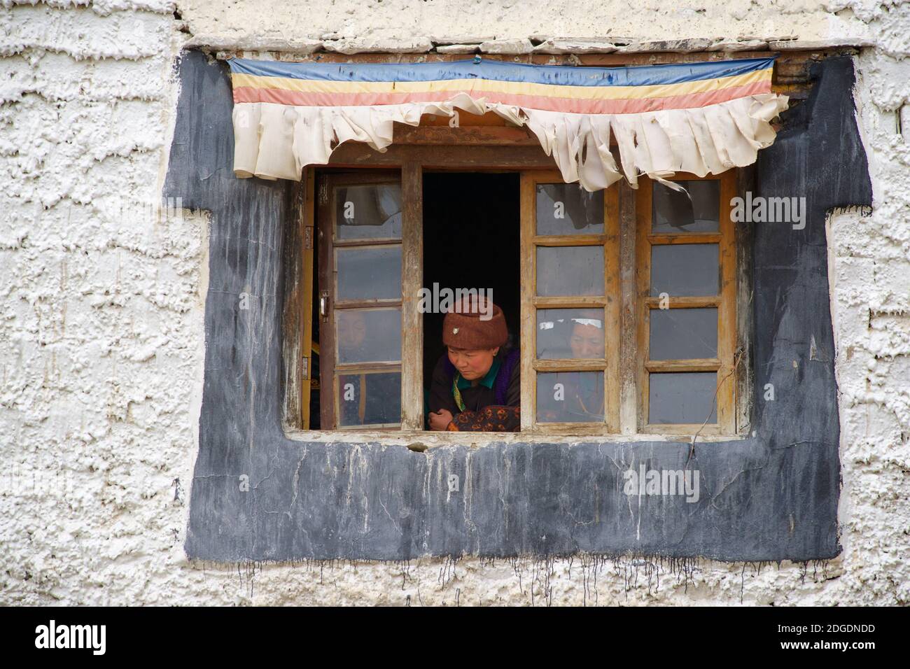 India jammu kashmir ladakh window hi-res stock photography and images ...