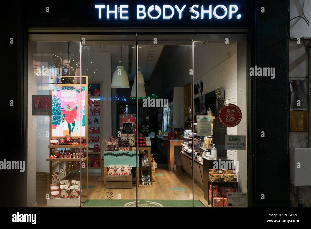 Window display perfume perfumes hi-res stock photography and images - Alamy