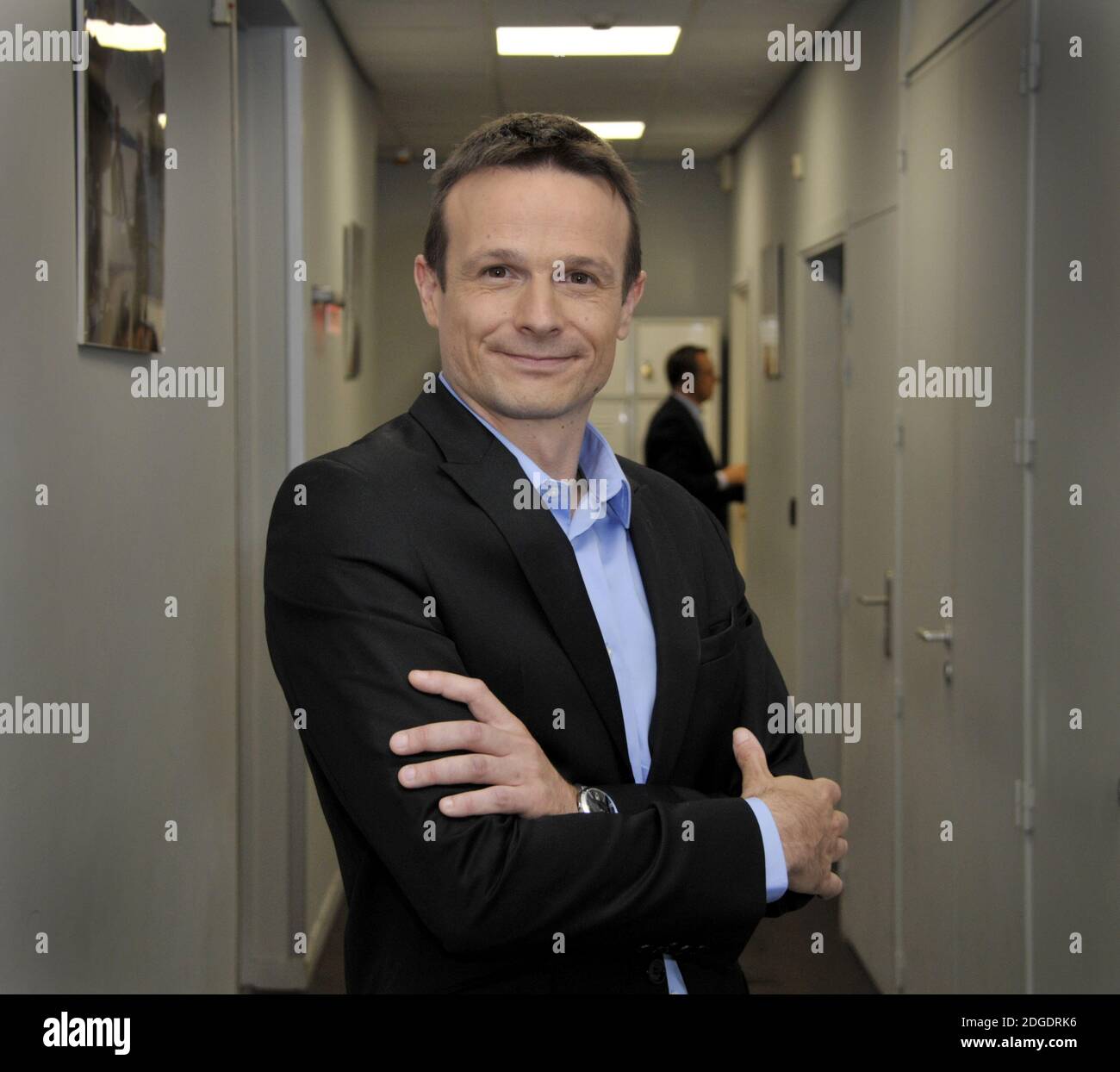 Loic Riviere, Monsieur Meteo de BFMTV pose dans les locaux de BFM/RMC a ...