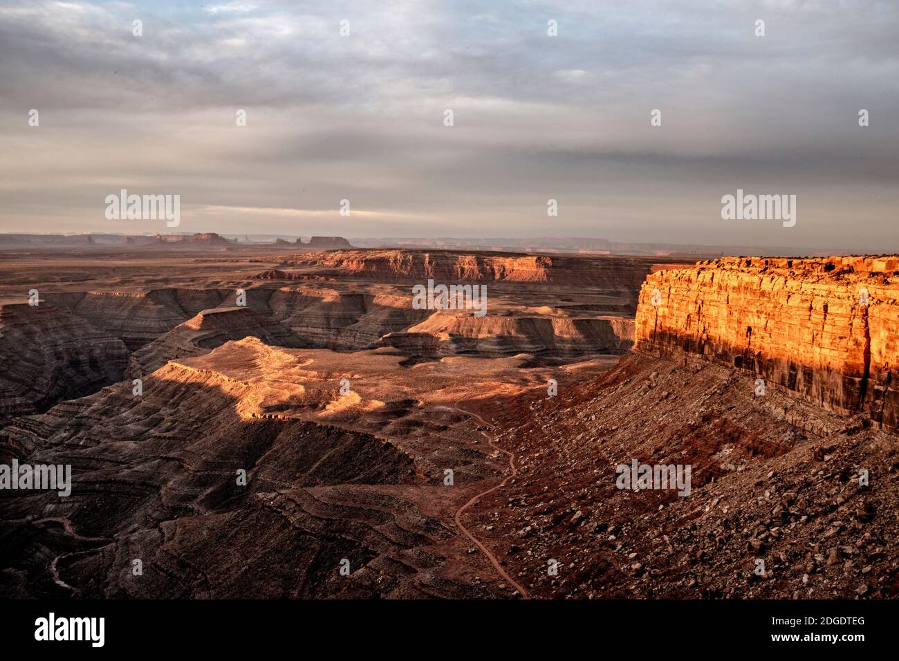 Sunrise over the mesas and canyons of the southern Utah desert Stock ...