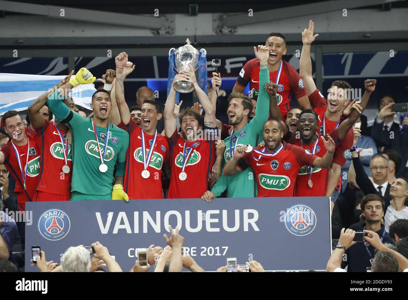 Paris Saint-Germain teammates celebrate winning French Cup Final soccer ...