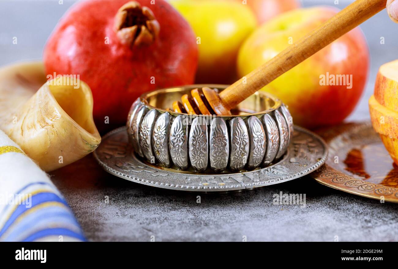 Apple and honey, kosher traditional food of jewish New Year Rosh ...