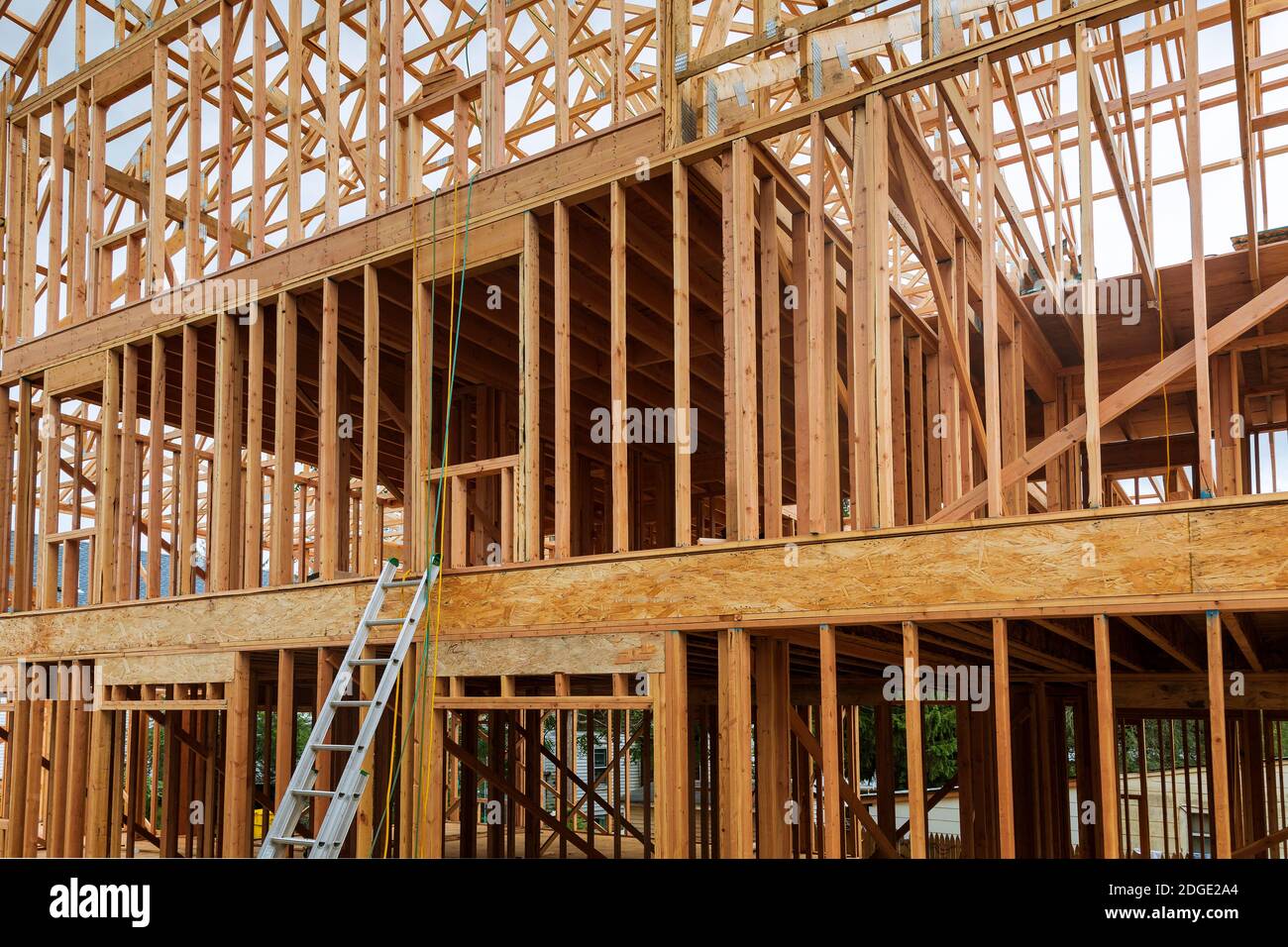 Exterior view construction new residential home Stock Photo - Alamy
