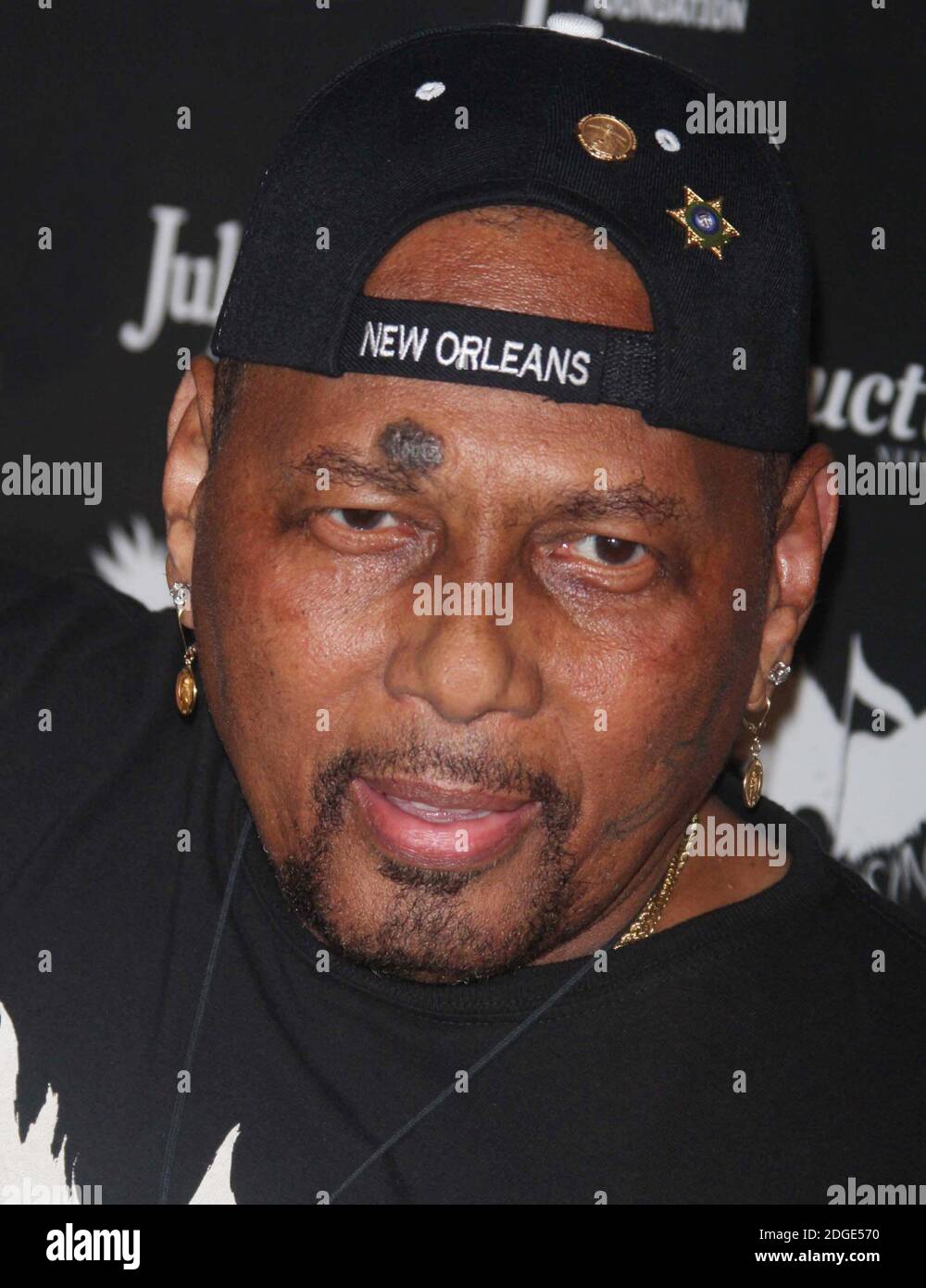 New York, New York 5-31-08 Aaron Neville Icons of Music II Auction ...