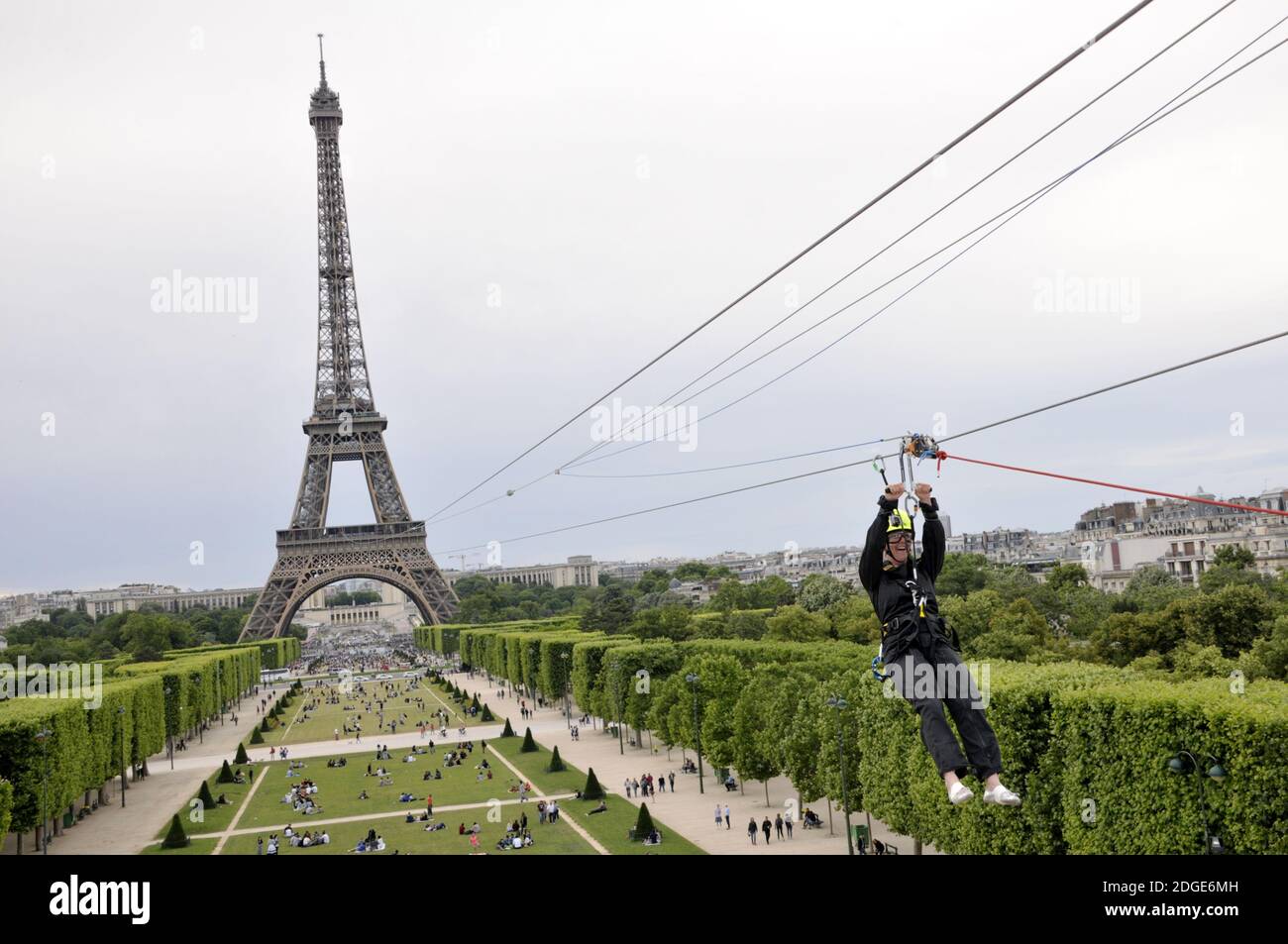 Perrier launches a Zip-line from the second floor of the Eiffel Tower ...
