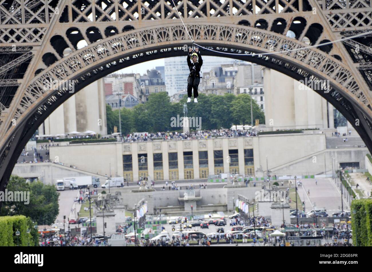Perrier launches a Zip-line from the second floor of the Eiffel Tower ...