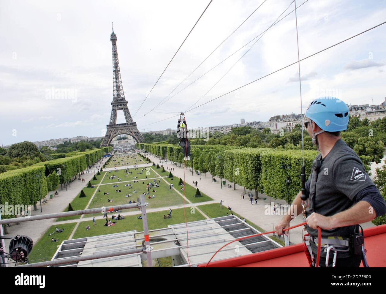 Perrier launches a Zip-line from the second floor of the Eiffel Tower ...