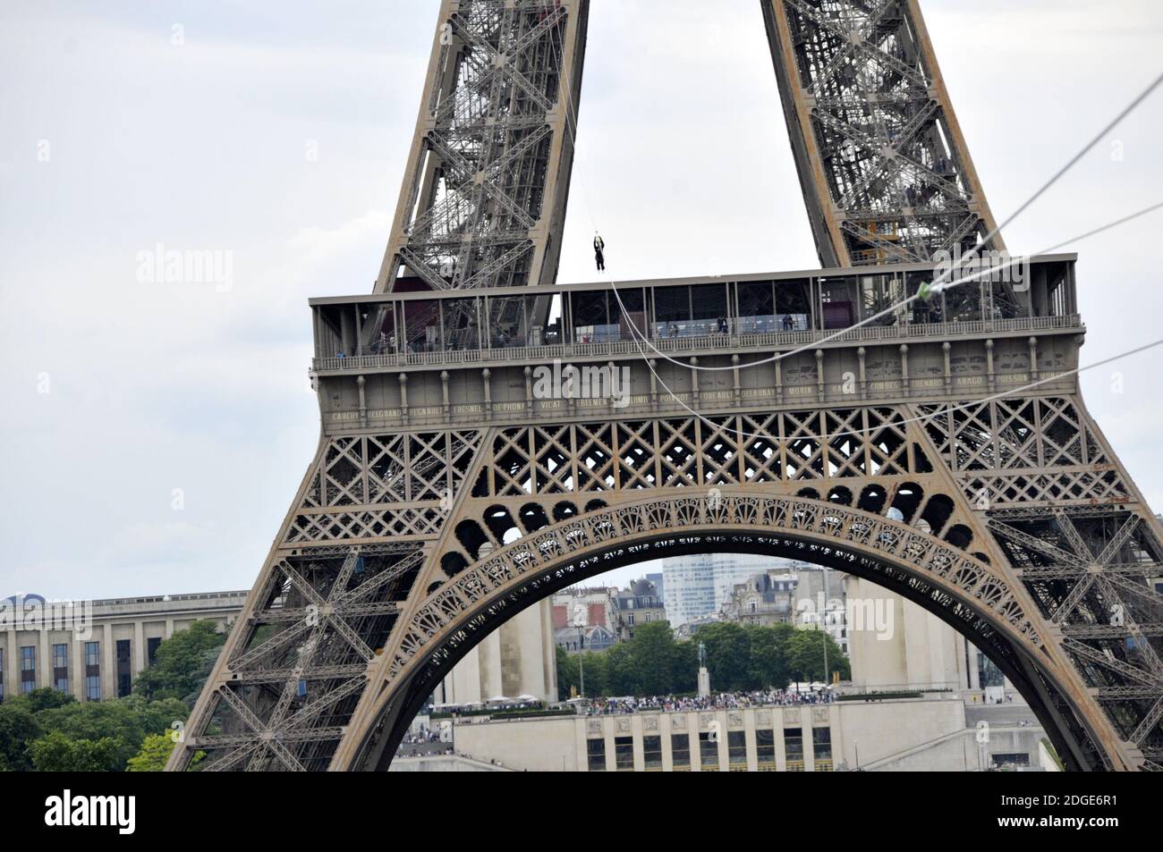 Perrier launches a Zip-line from the second floor of the Eiffel Tower ...