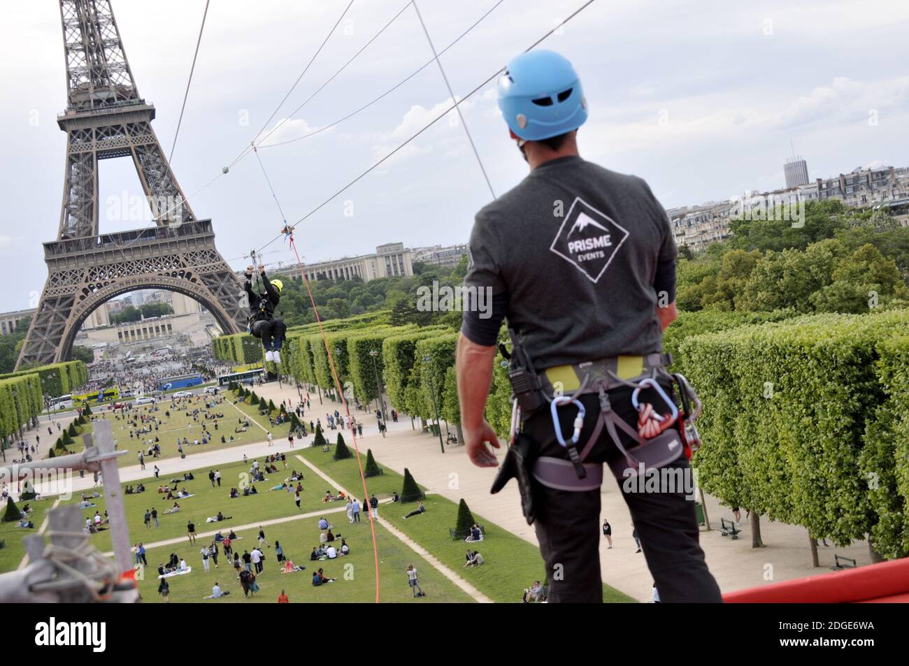 Perrier launches a Zip-line from the second floor of the Eiffel Tower ...
