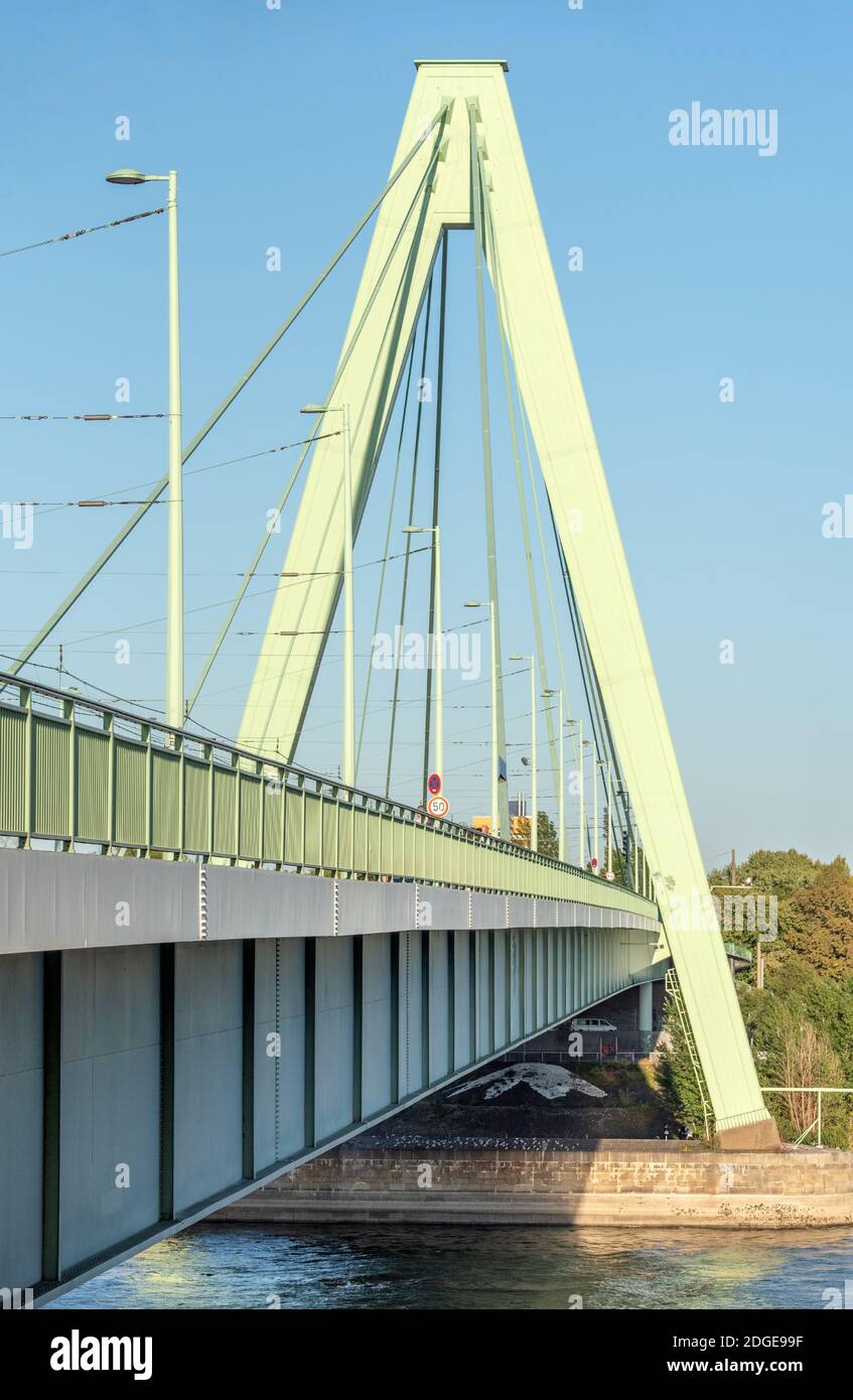 The green bridge hi-res stock photography and images - Alamy