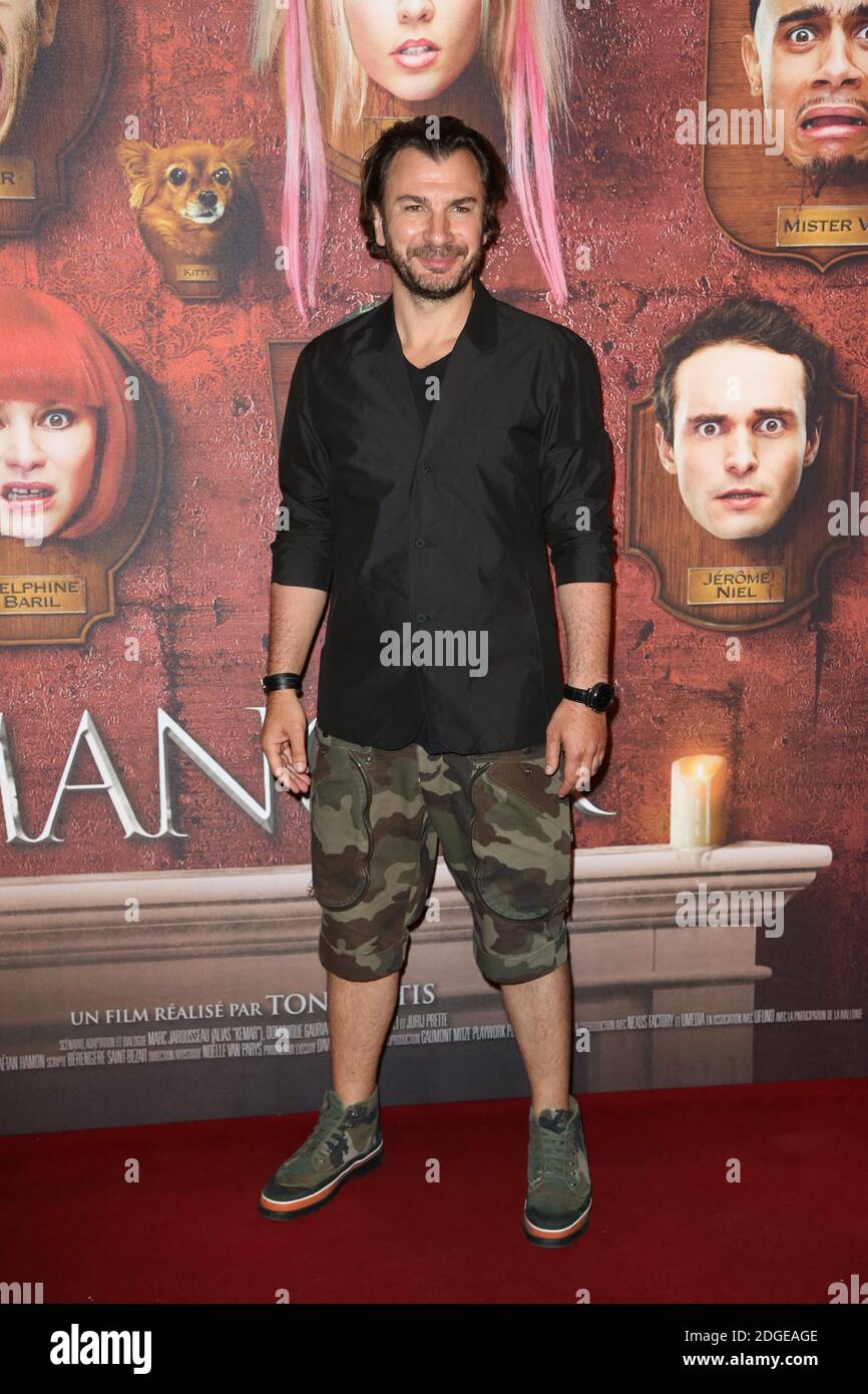 Michael Youn lors de la premiere de Le Manoir au Grand Rex, a Paris ...