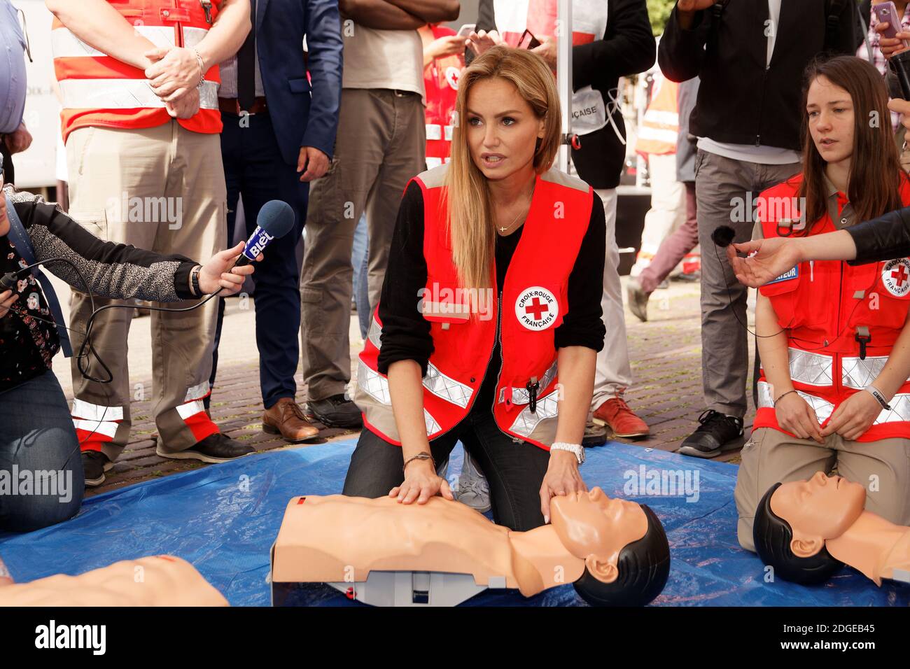 Lancement de la campagne de la Croix Rouge a Lille par Adriana Karembeu ...