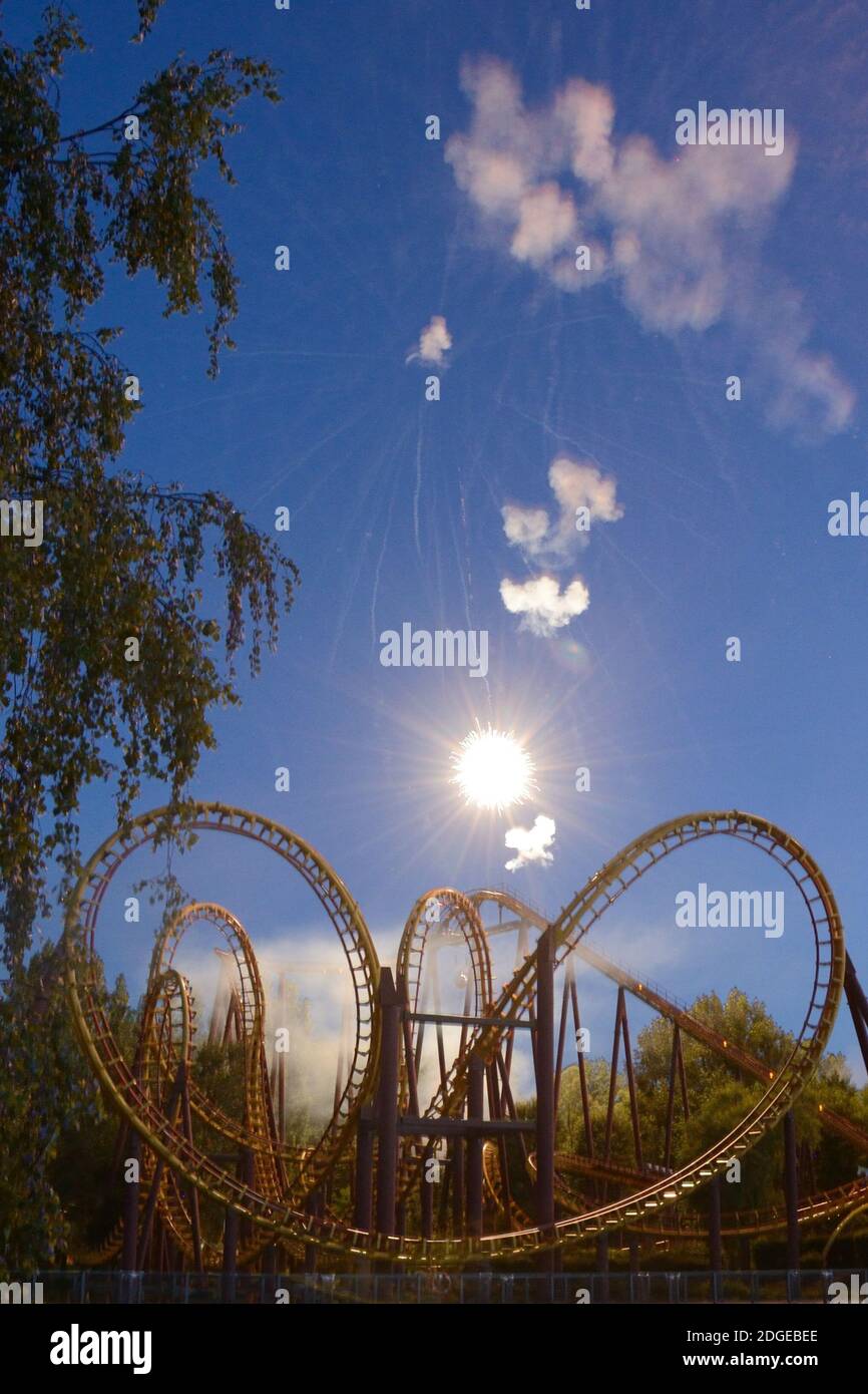 Un feu d'artifice est organise a l'occasion de l'inauguration de la ...